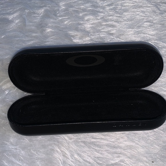 Oakley | Accessories | Oakley Glasses Case | Poshmark